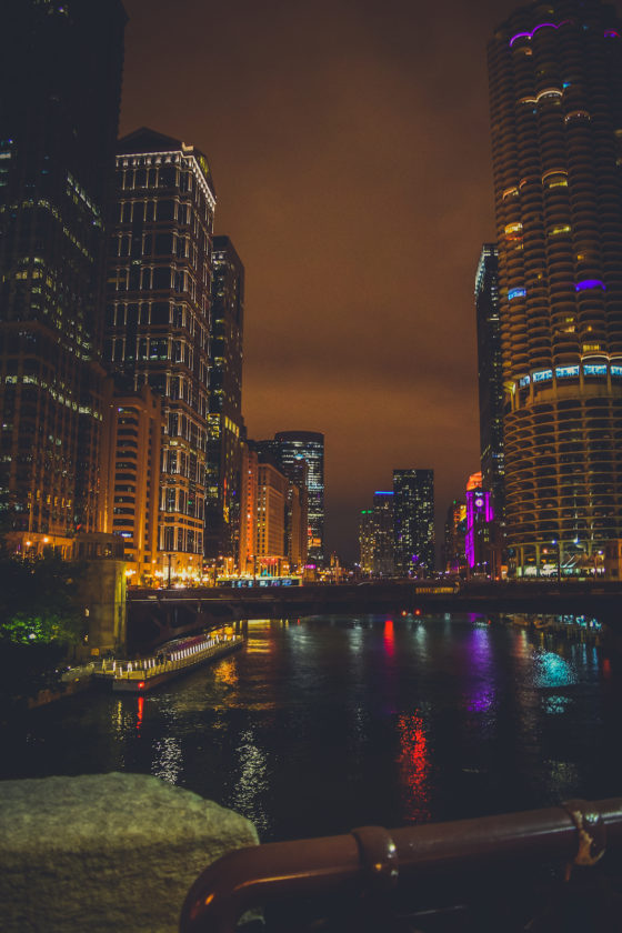 Top 8 Places To Explore In Chicago At Night • Svadore
