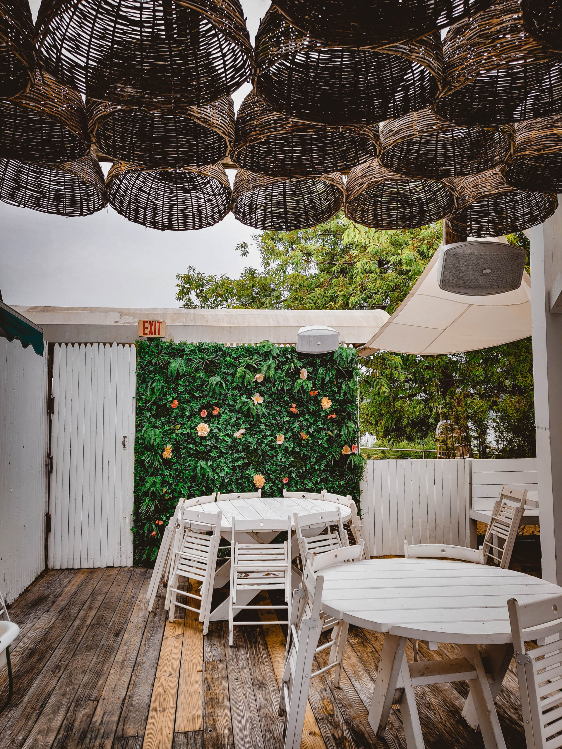 The Surf Lodge Restaurant and Live Music • Svadore