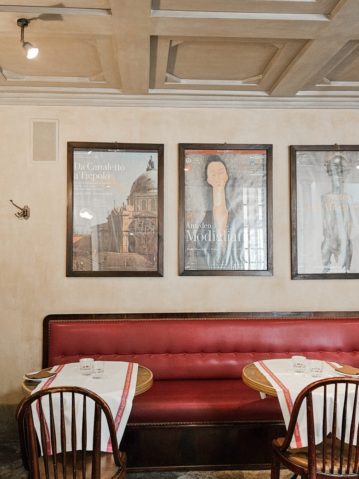 A Review of 6 Best Cafes in Milan, According to a Local • Svadore