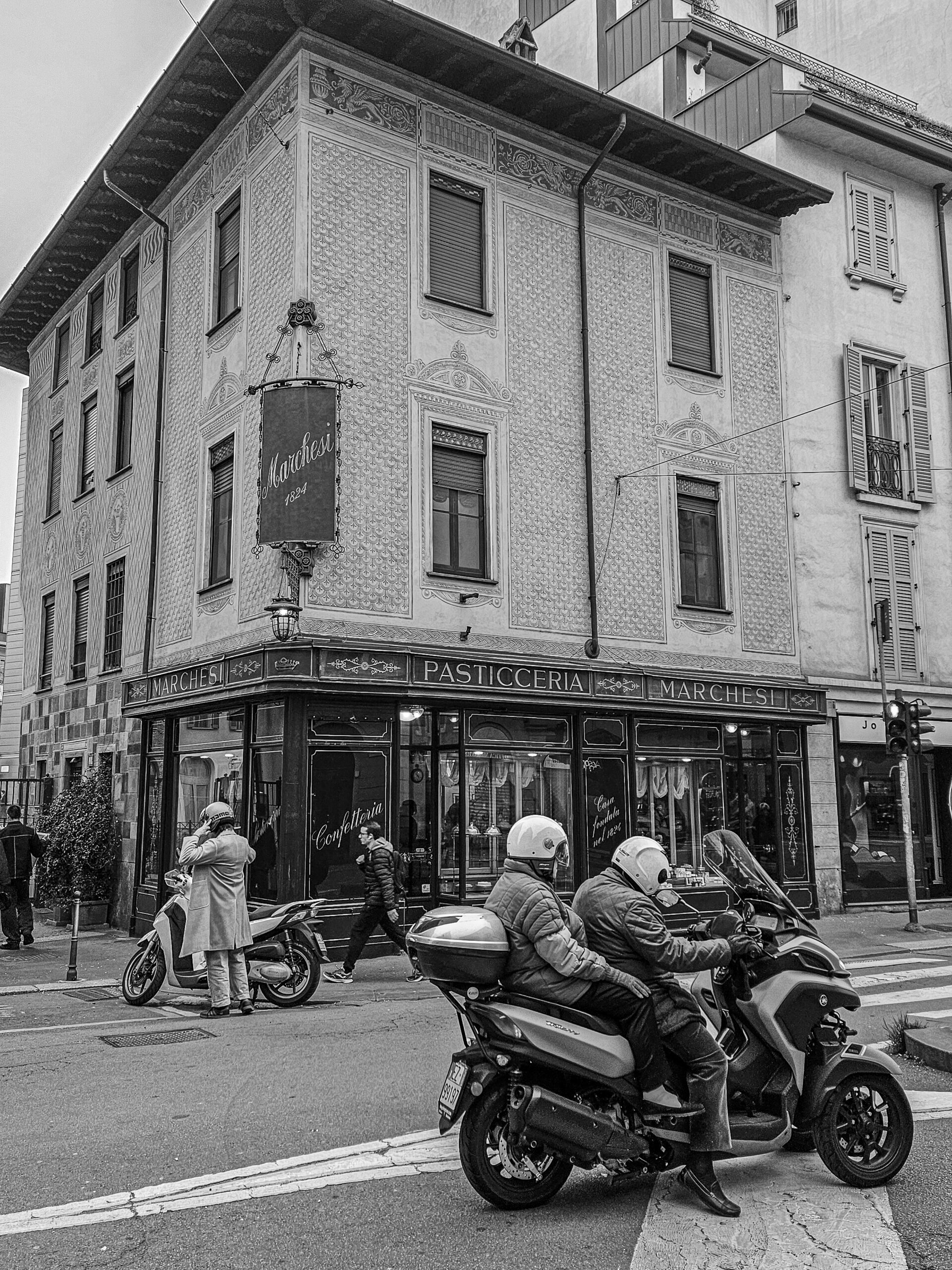 A Review of 6 Best Cafes in Milan, According to a Local • Svadore